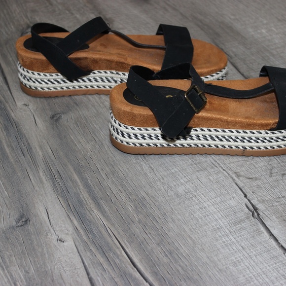 Rouge Helium | Shoes | Womens Rouge Sandals | Poshmark